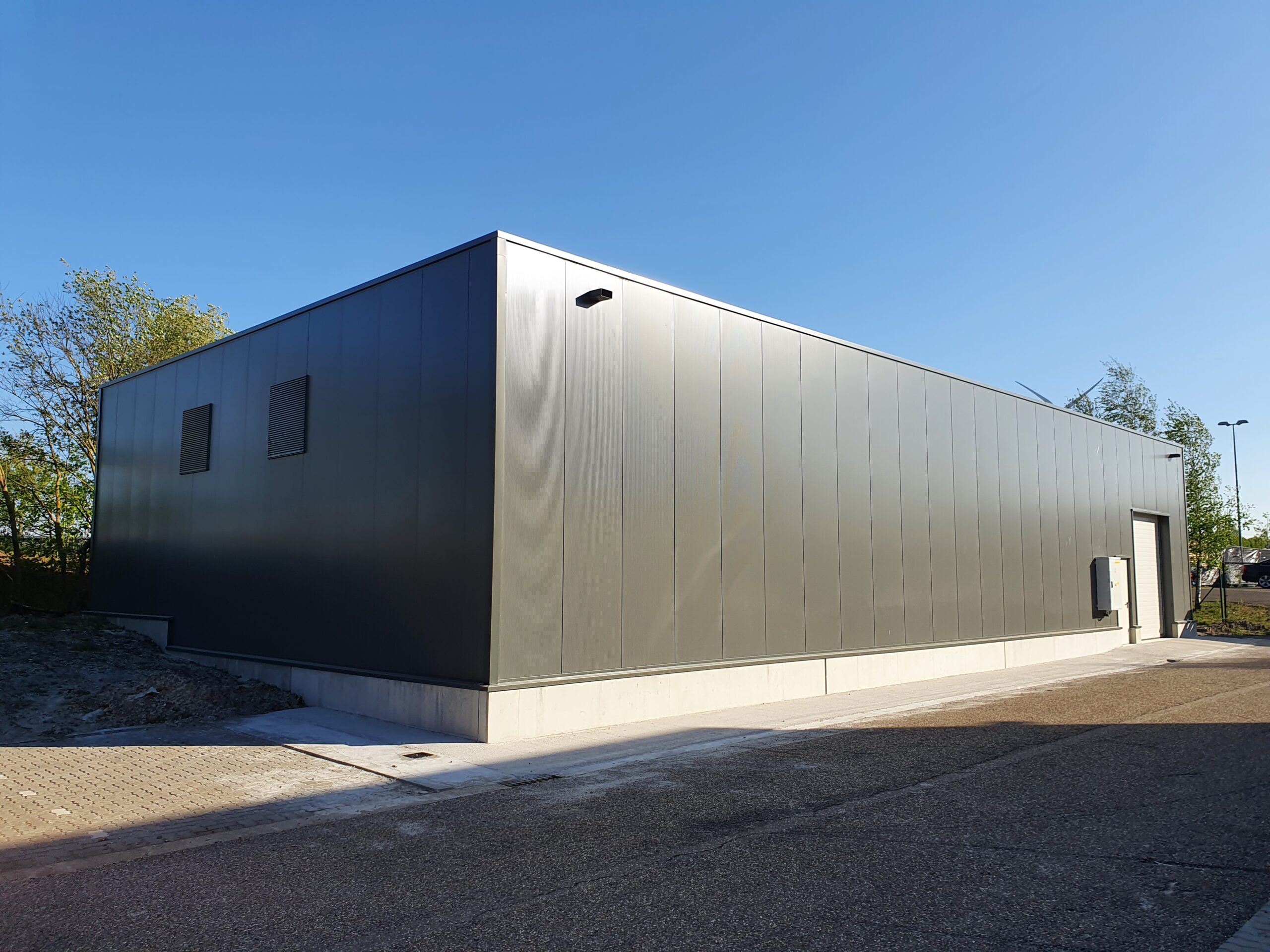 Realisaties - Cladding - industriële dak- en gevelbekleding - Peer ...