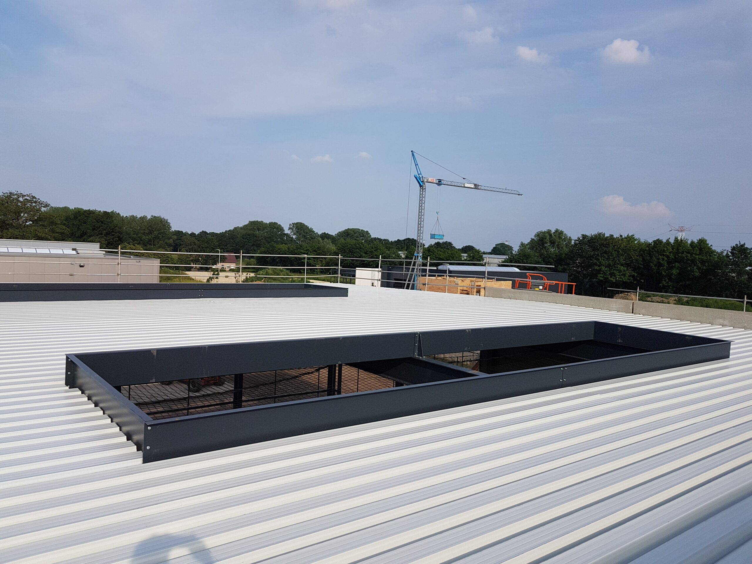 Realisaties - Cladding - industriële dak- en gevelbekleding - Peer ...