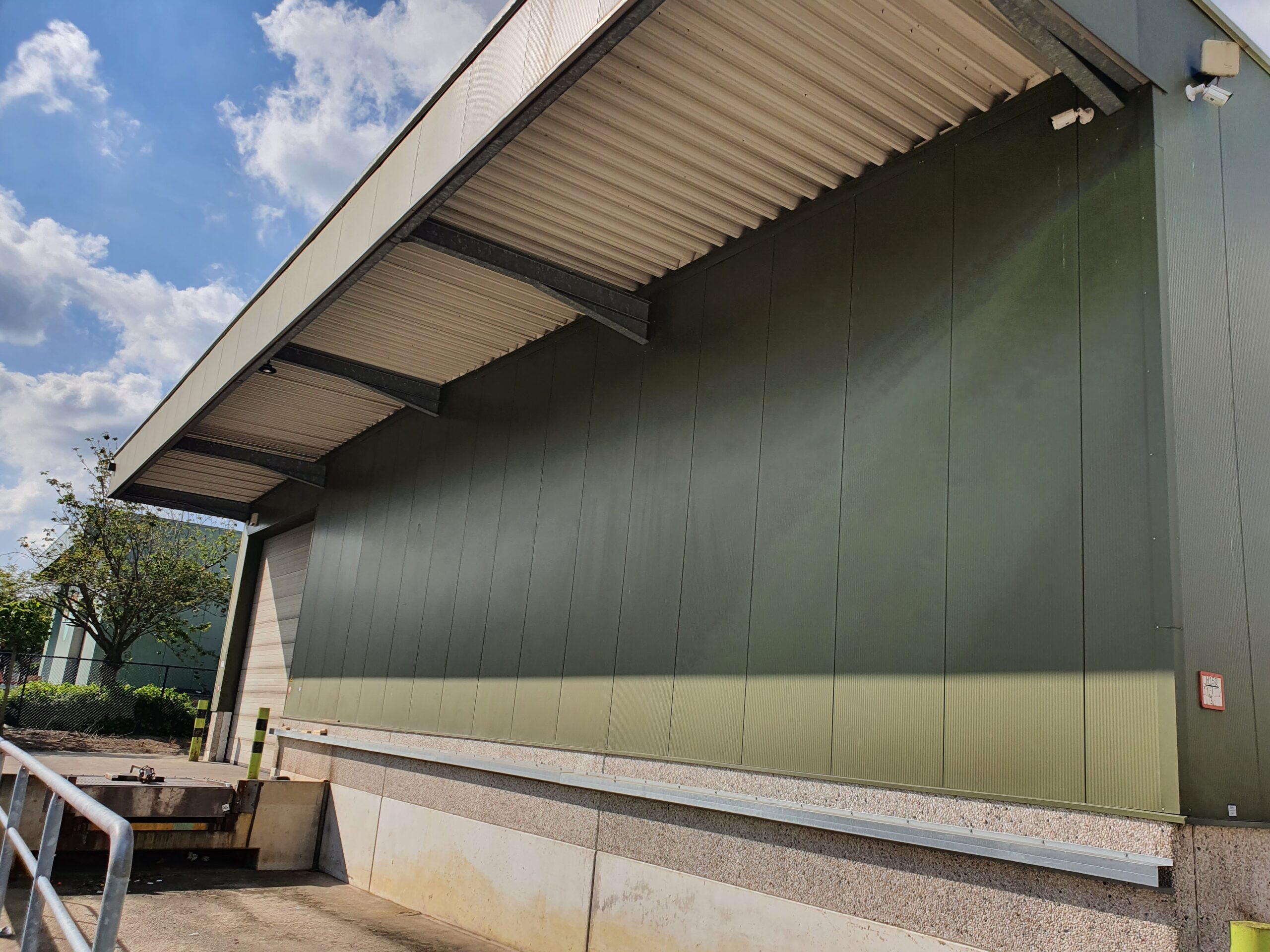 Realisaties - Cladding - industriële dak- en gevelbekleding - Peer ...